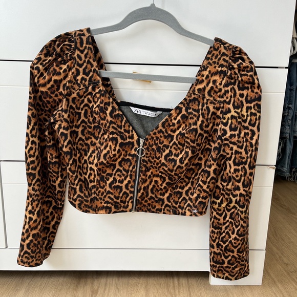 Tops | Zara Zip Up Puff Shoulder Cheetah Print Crop Top | Poshmark